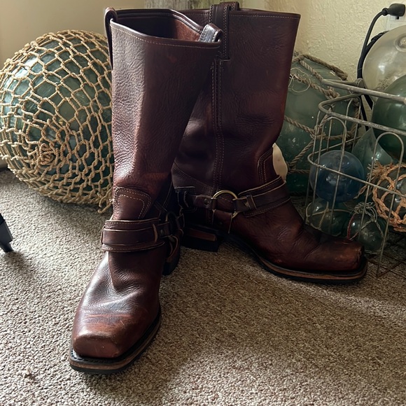 FRYE AND CO. | Shoes | Frye Boots So Comfy And Classic Hardly Ever Worn ...
